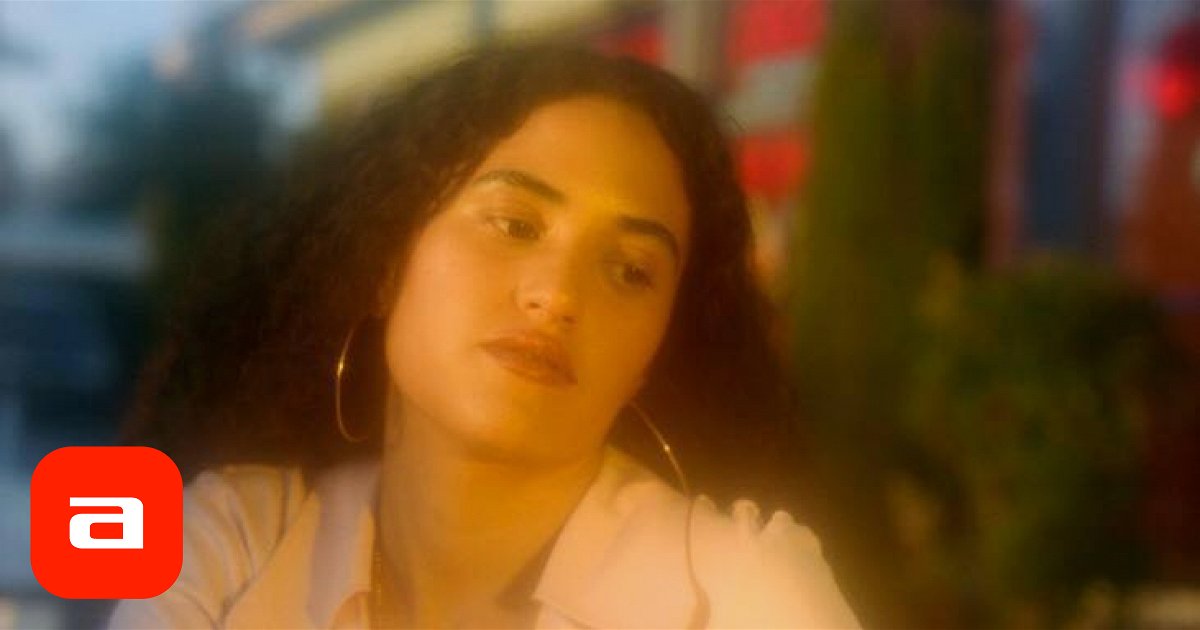 Empress Of (Lorely Rodriguez) биография, фото. Музыкант